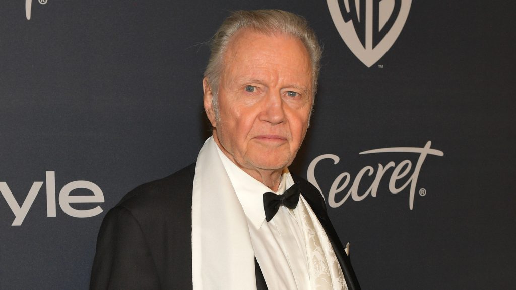 Painful Reason Why Angelina Jolie Did Not Invite Her Father Jon Voight ...