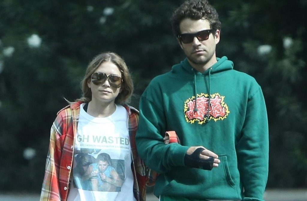 Elizabeth Olsen's Twin Sister Ashley Olsen's Secret Love Life: Did She ...