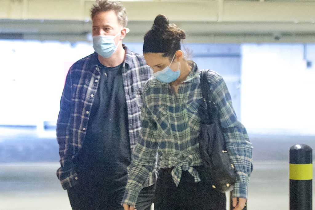"How did I get engaged?": Matthew Perry Was Intoxicated When He Begged ...