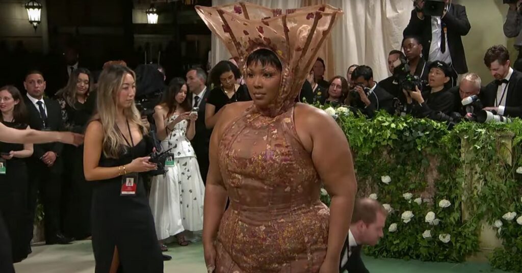 "Thought that was Groot": Lizzo's Tree Like Costume For Met Gala 2024 ...