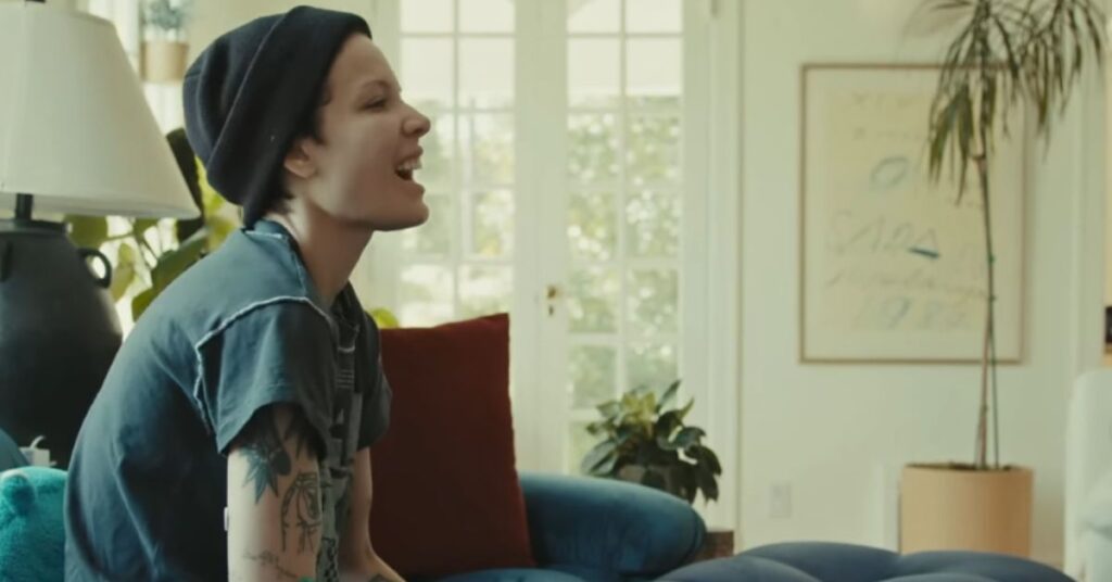 Halsey's Medical Condition Can Get Very Serious, Her Fans Aren't Ready ...
